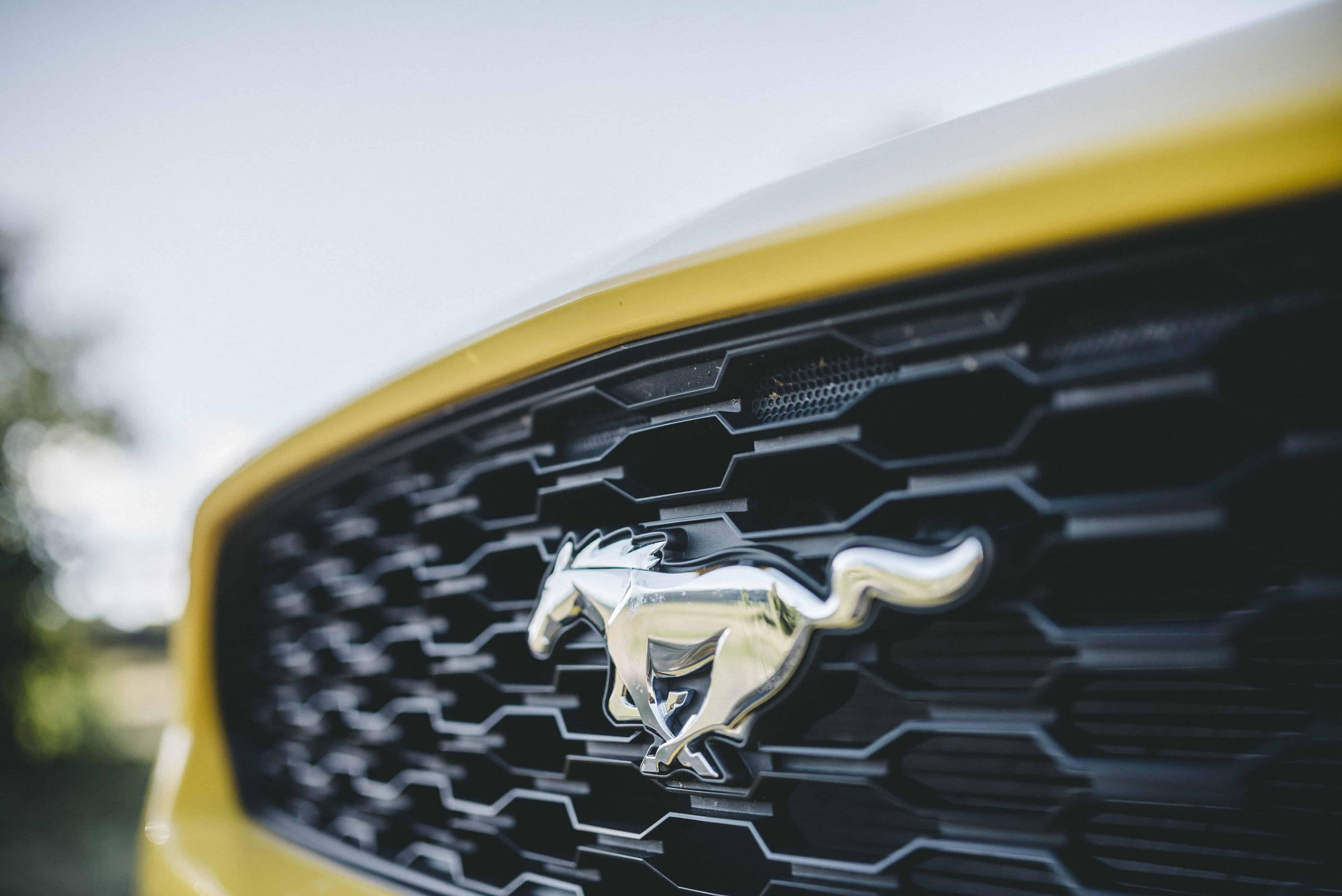 Buktatók, banánhéjak és legendás nevek – Így kap nevet egy autó