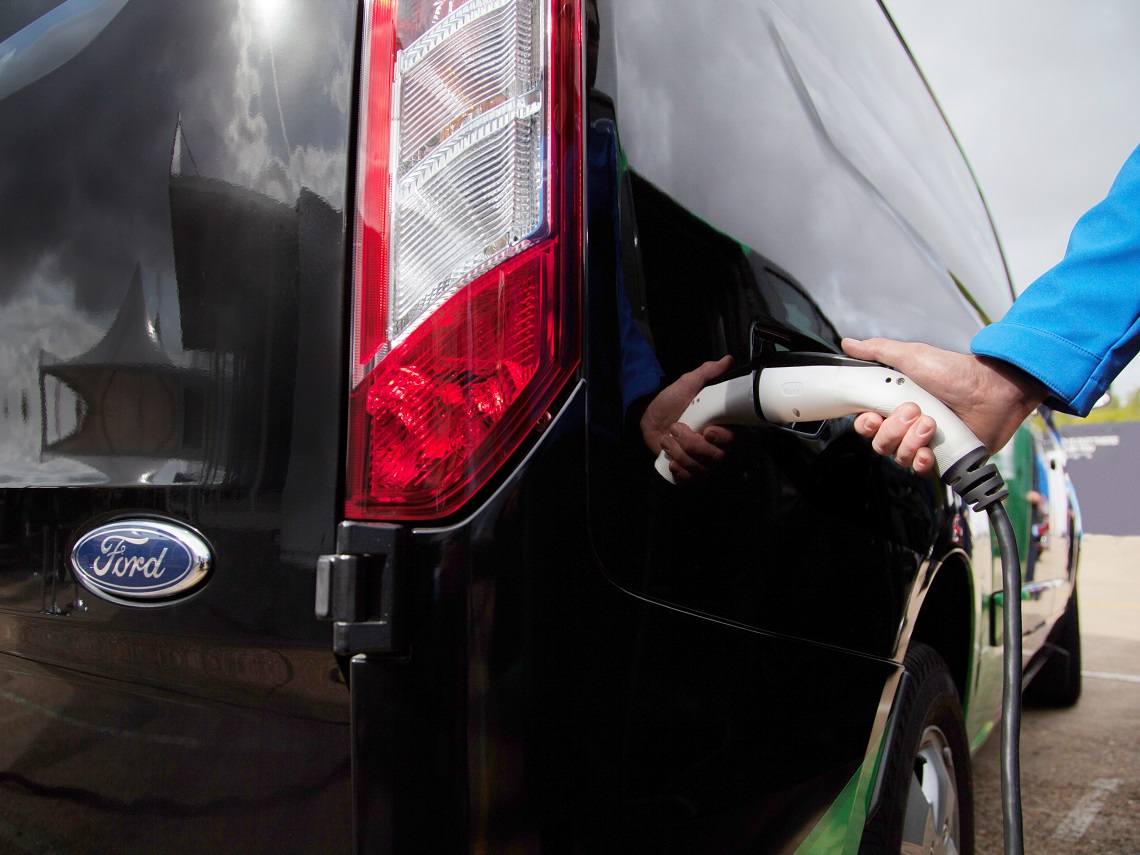 A Ford megoldásokat keres a nagyvárosok tisztább levegőjéért